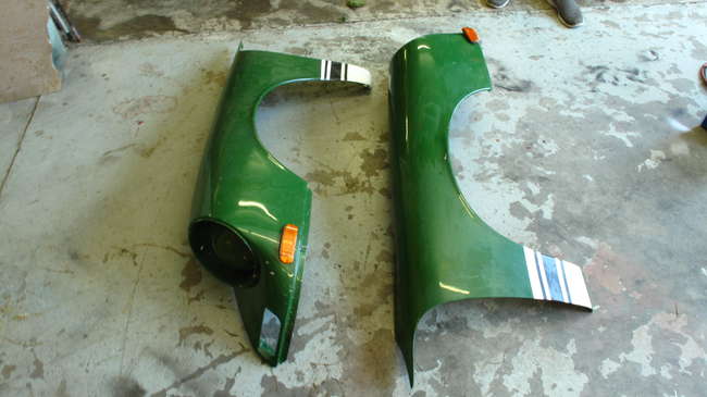 Iconic Auctioneers | Porsche 911 R Front Wings-Sold