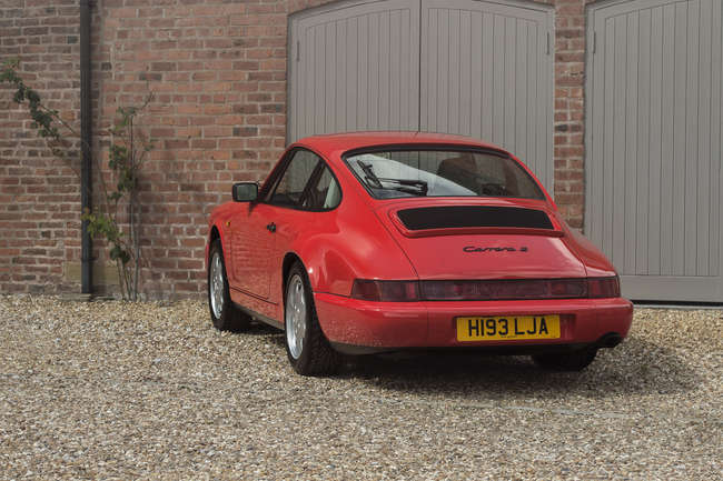 Iconic Auctioneers | 1990 Porsche 911(964) Carrera 2 coupé-Sold
