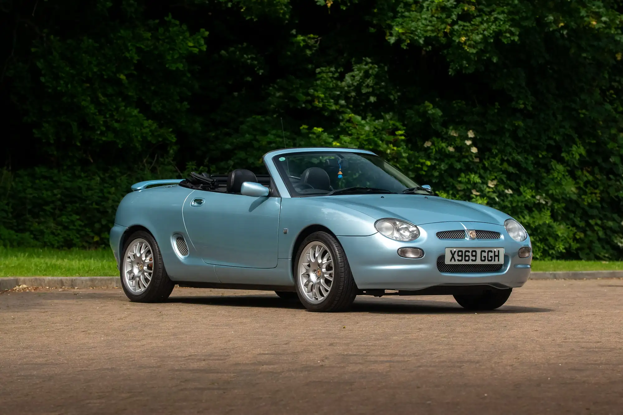 Iconic Auctioneers | 2000 MGF SE 'Wedgewood'-Sold