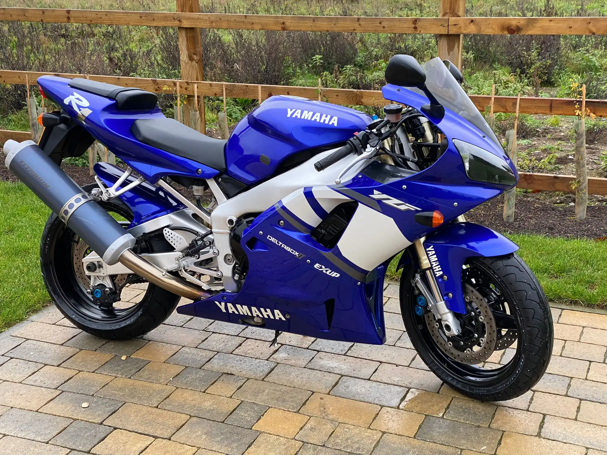 Iconic Auctioneers | 2000 Yamaha YZF-R1 1000cc-Sold