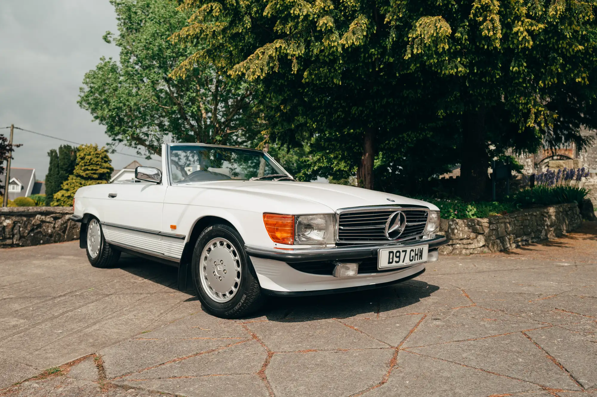 Iconic Auctioneers | 1987 Mercedes-Benz 500SL (R107)-Sold