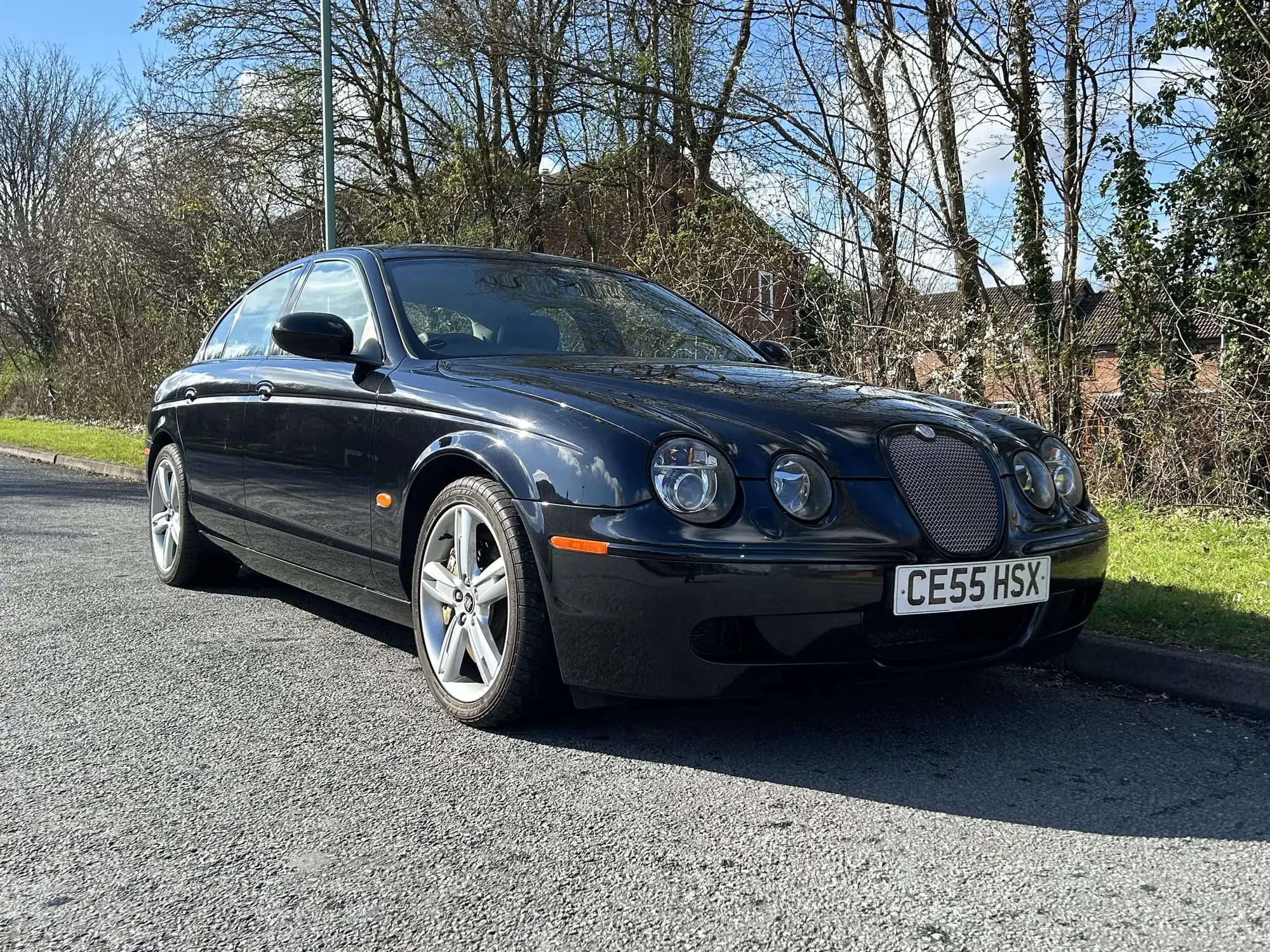 Iconic Auctioneers | 2005 Jaguar S-Type R-Sold