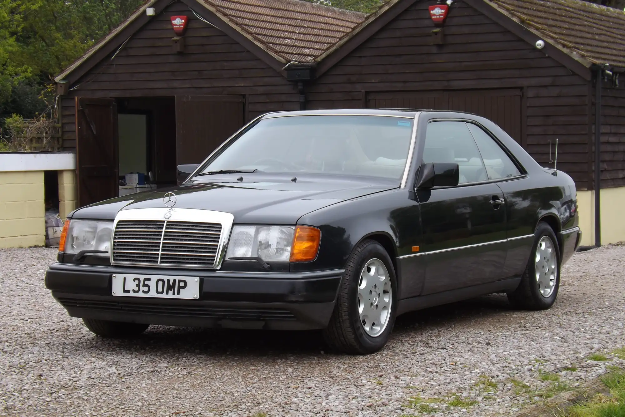 Iconic Auctioneers | 1993 Mercedes-Benz 320CE 24V-Sold