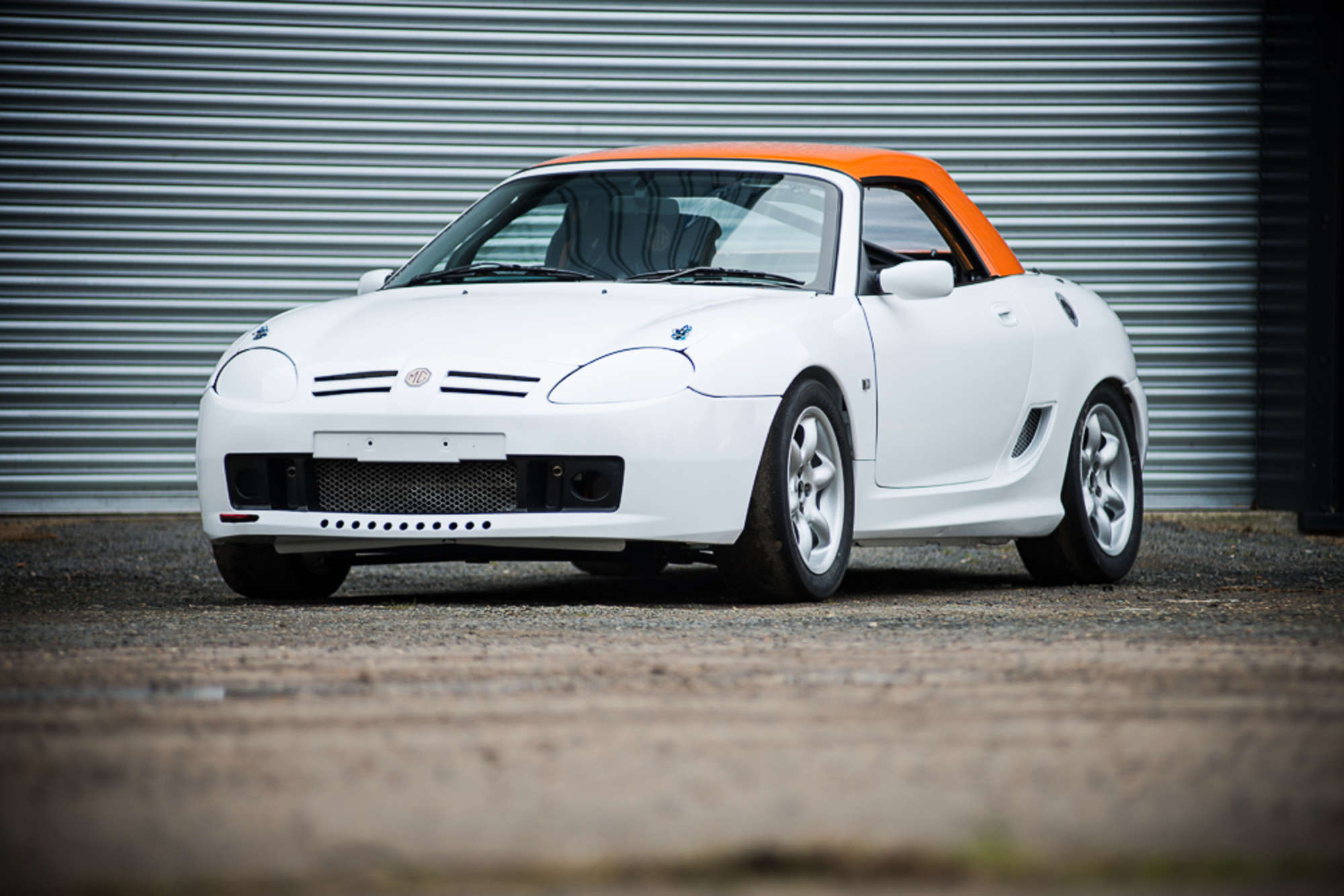 Iconic Auctioneers | 1998 MGF Cup Car-Auction Lot