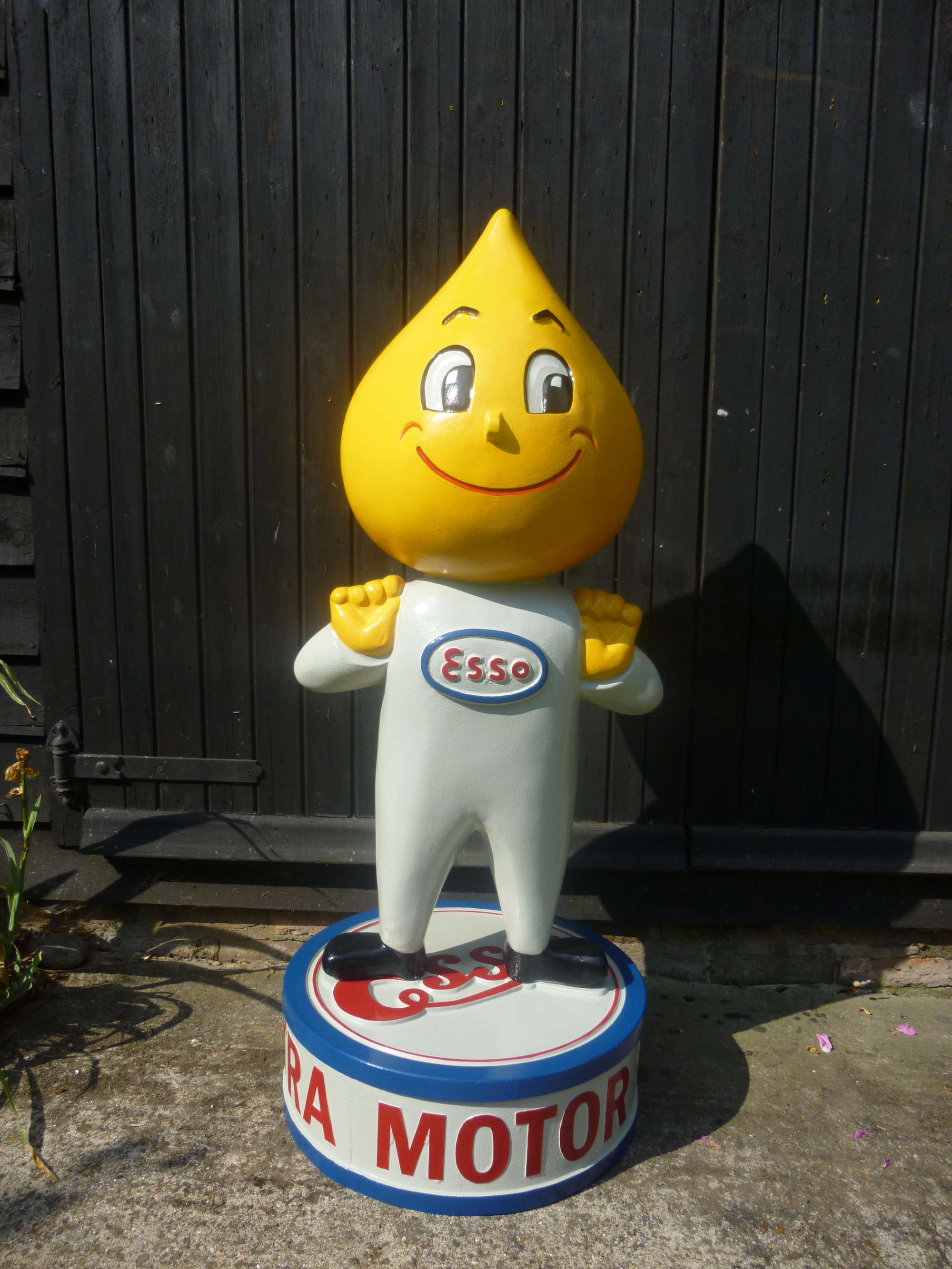 Iconic Auctioneers | Mr Drip-Sold