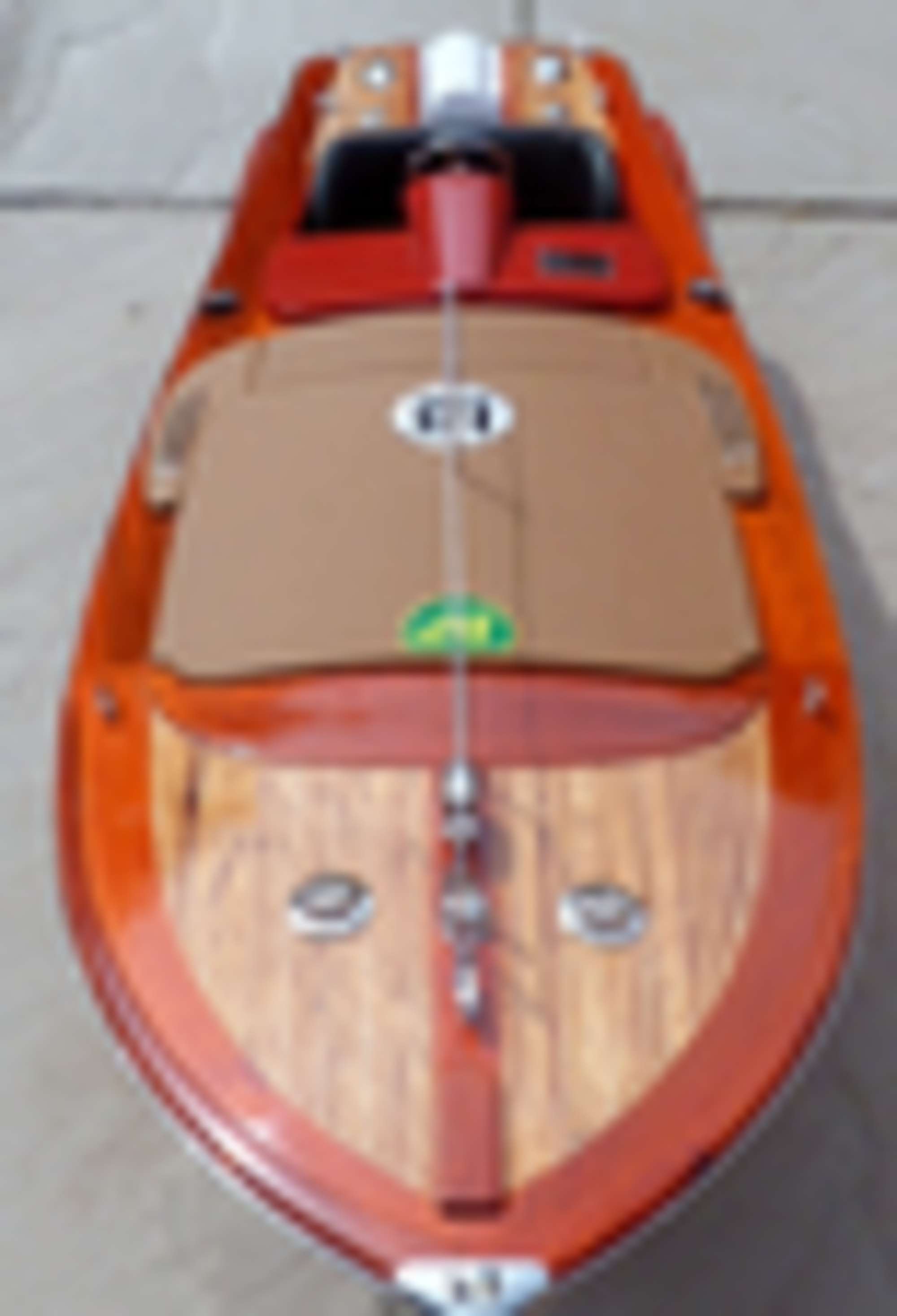 Iconic Auctioneers | Model Scale Boat 'Riva Aquarama' Zoom-Sold