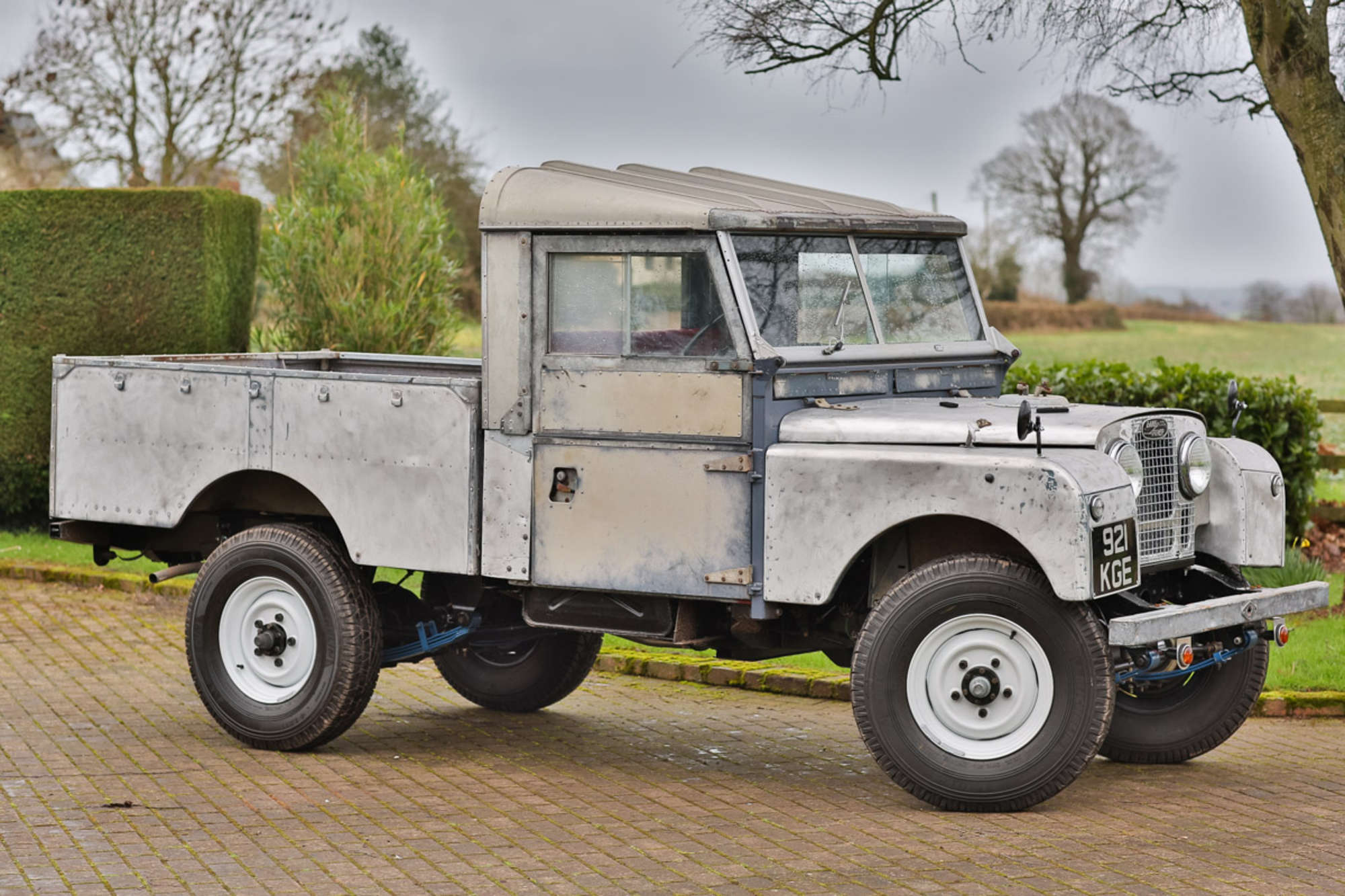 Iconic Auctioneers | 1957 Land Rover 107 Inch Chassis #34-Auction Lot