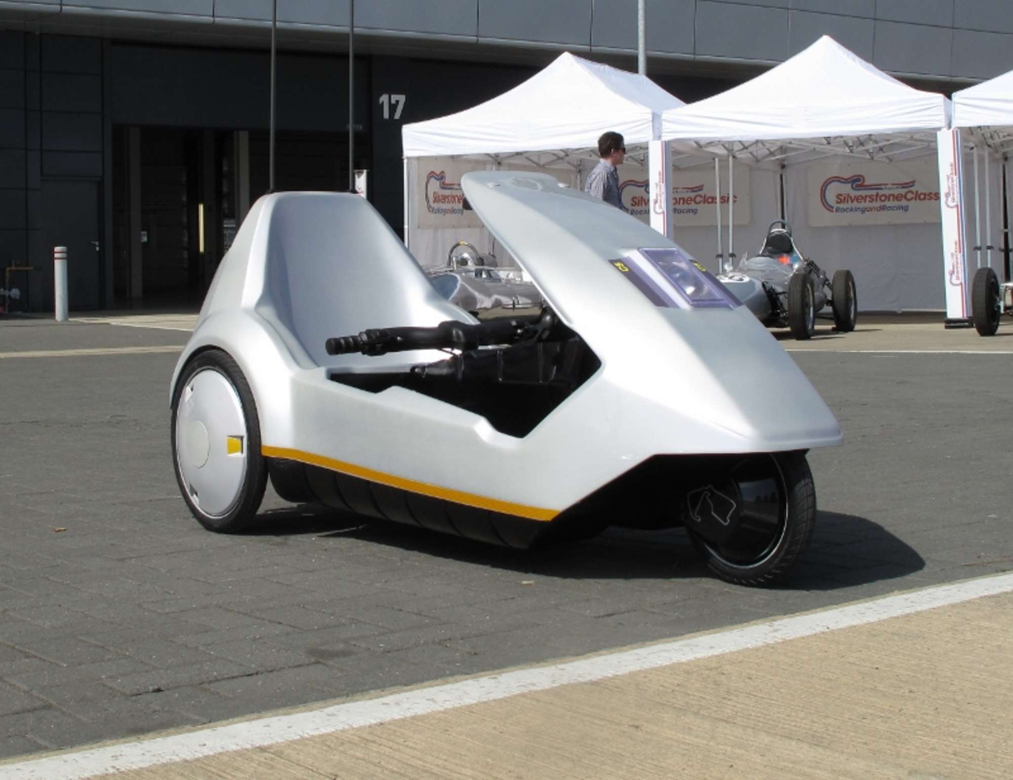 Iconic Auctioneers | 1985 Sinclair C5 - Fully Restored-Sold