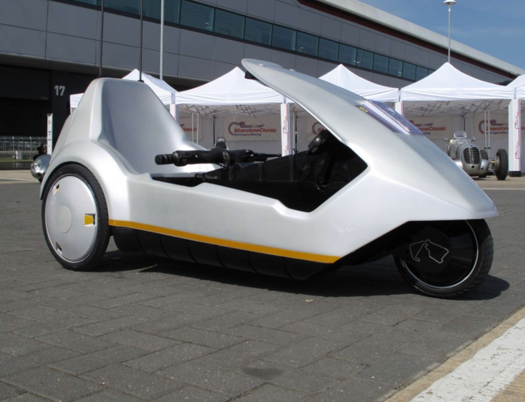 Iconic Auctioneers | 1985 Sinclair C5 - Fully Restored-Sold