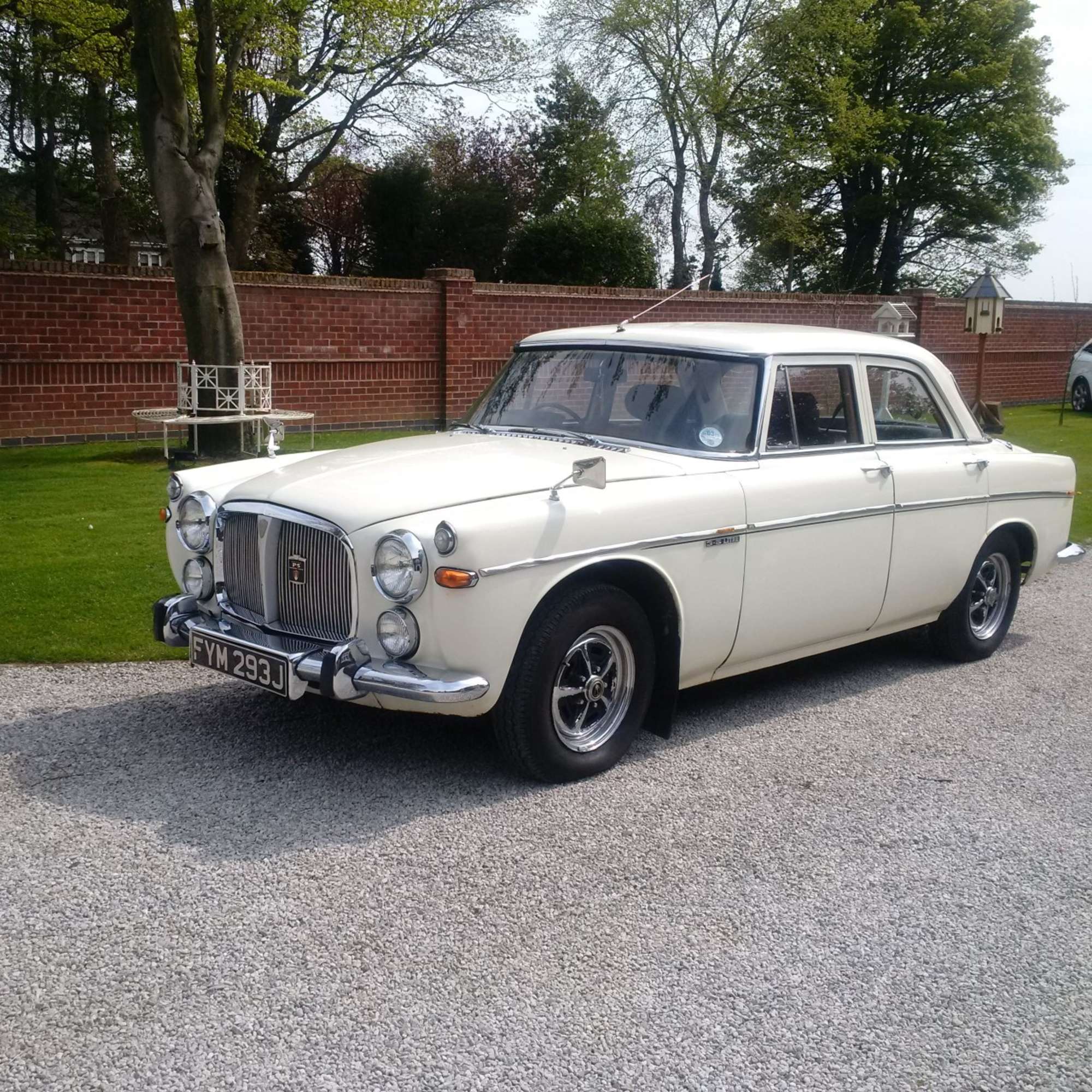 Iconic Auctioneers | 1970 Rover 3.5 V8 P5B Saloon -Auction Lot