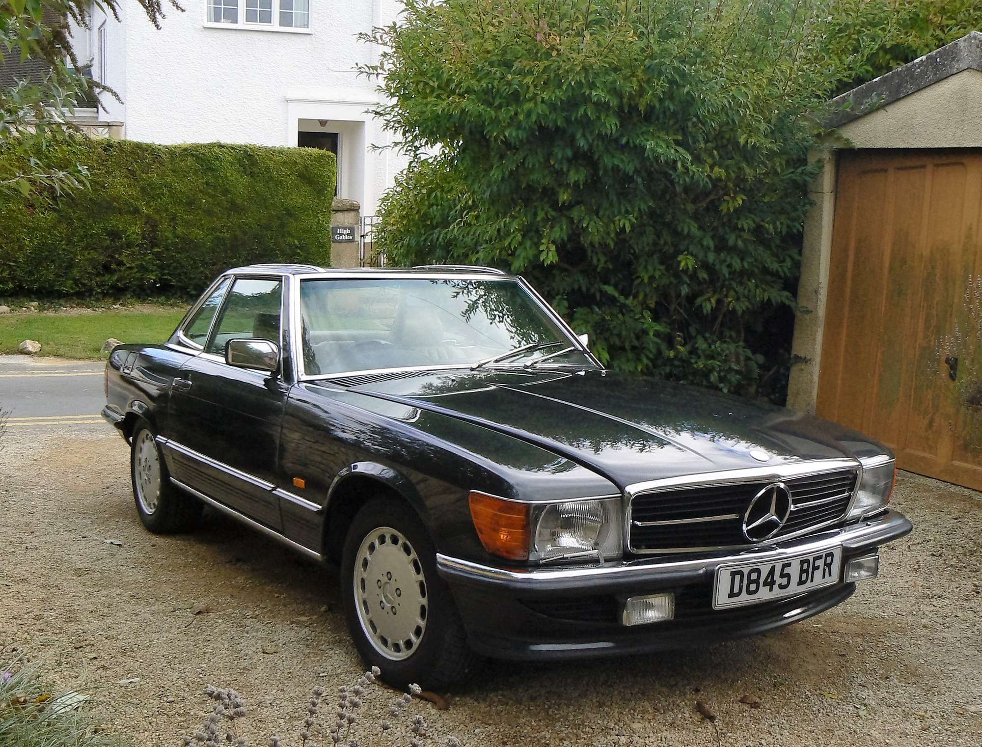 Iconic Auctioneers | 1987 Mercedes-Benz 500SL-Sold