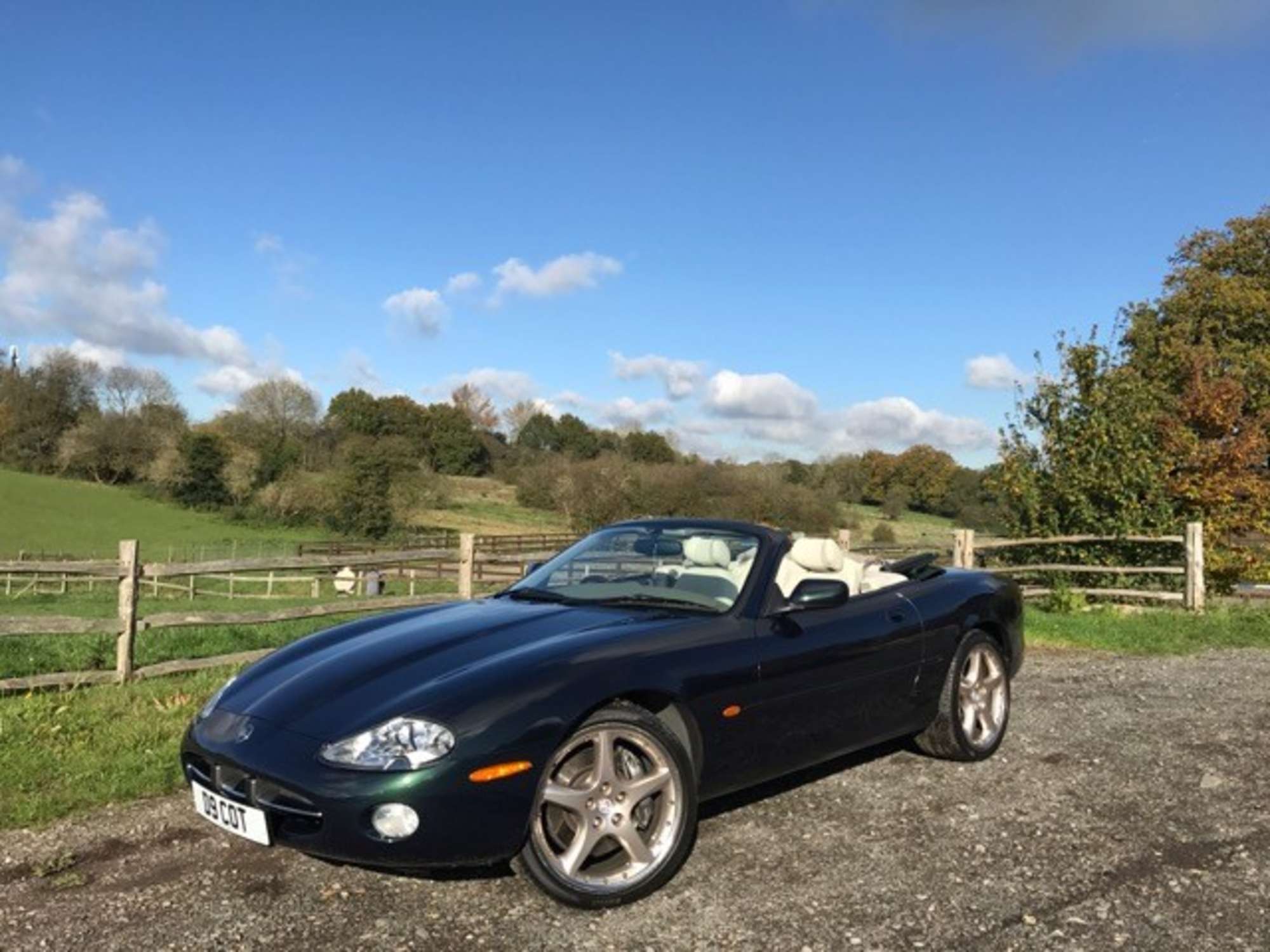 Iconic Auctioneers | 2001 Jaguar XK8 Convertible-Sold