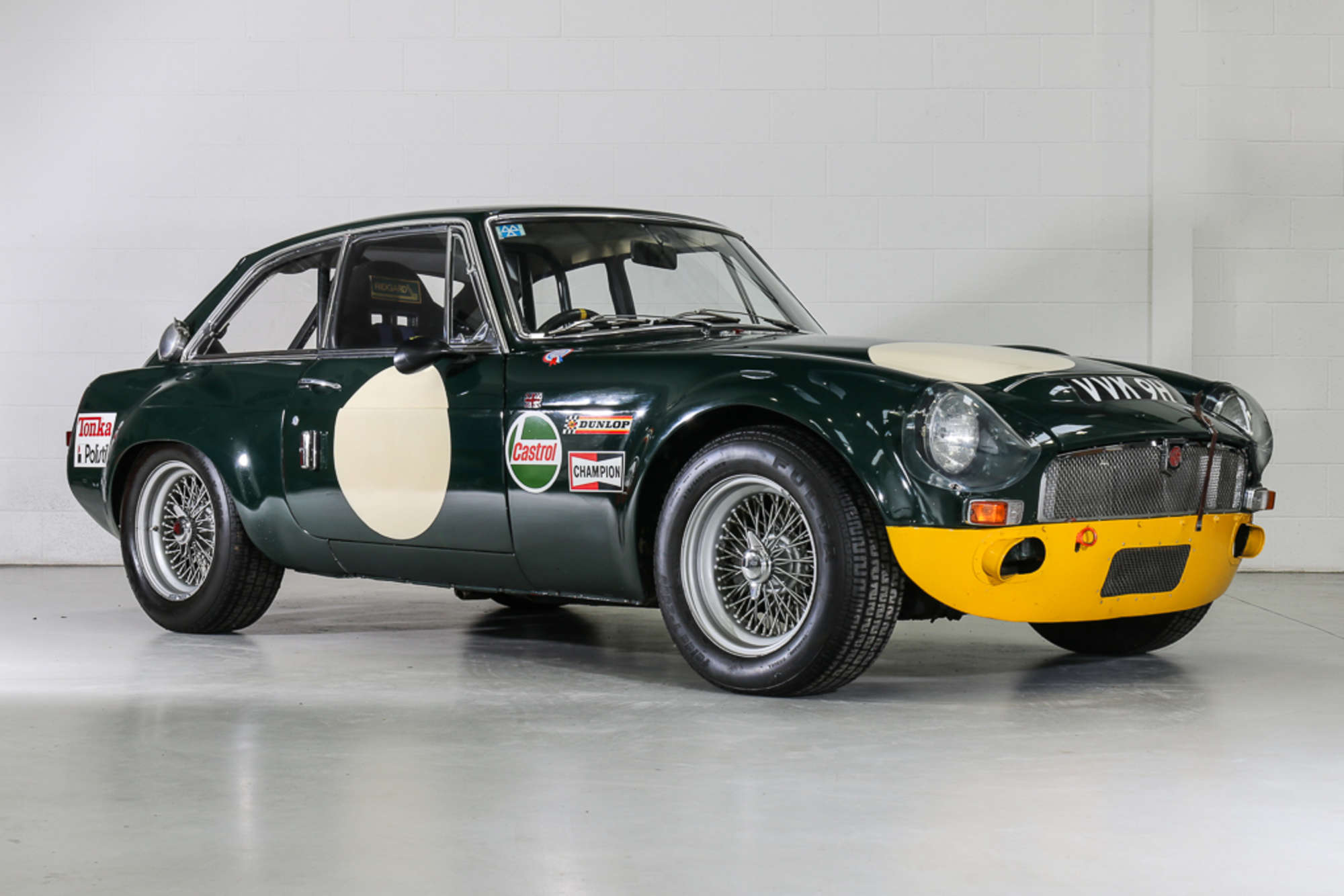 Iconic Auctioneers | 1969 MGC GTS-Auction Lot