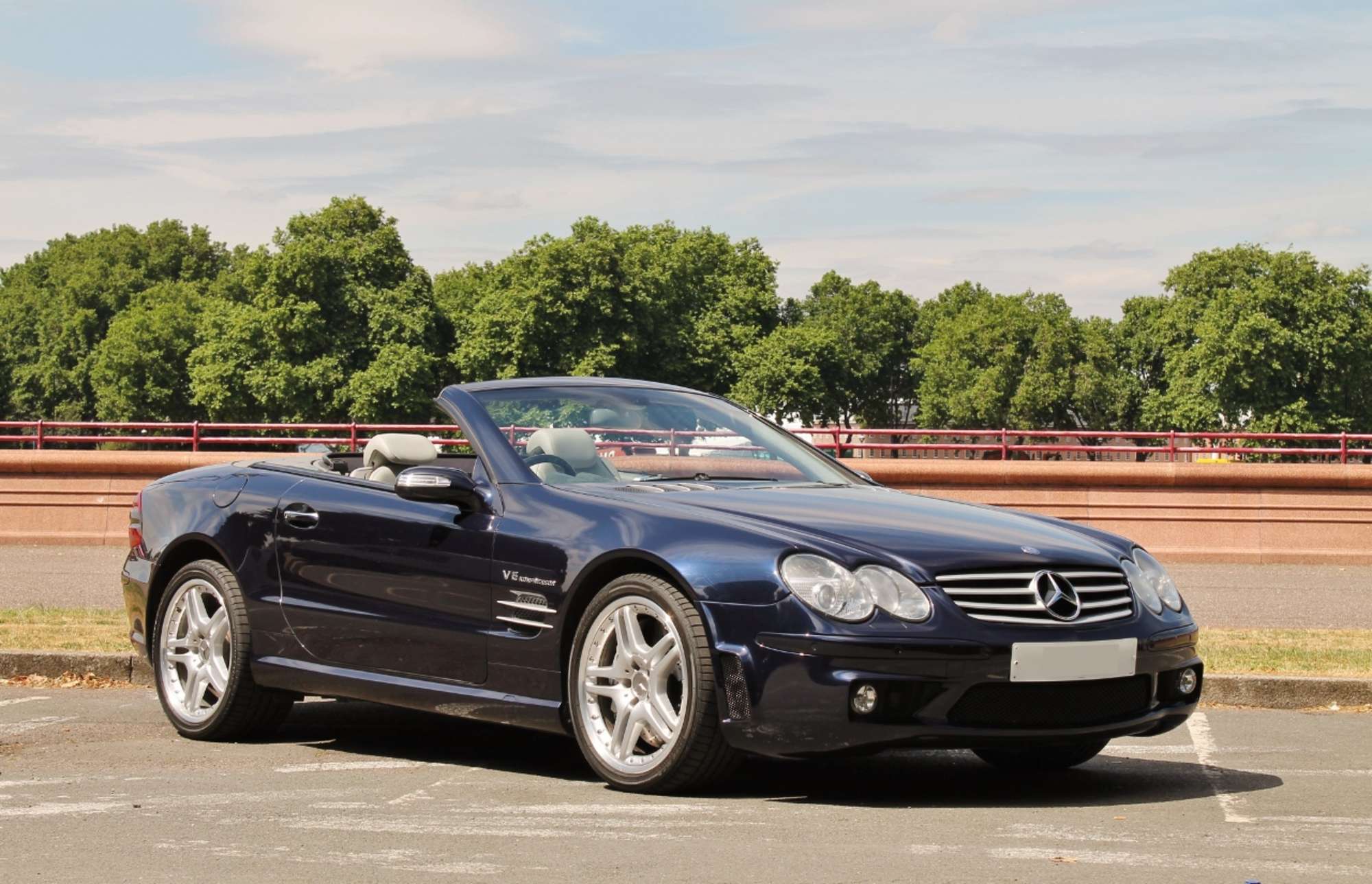 Iconic Auctioneers | 2003 Mercedes-Benz SL55 AMG 'F1'-Sold