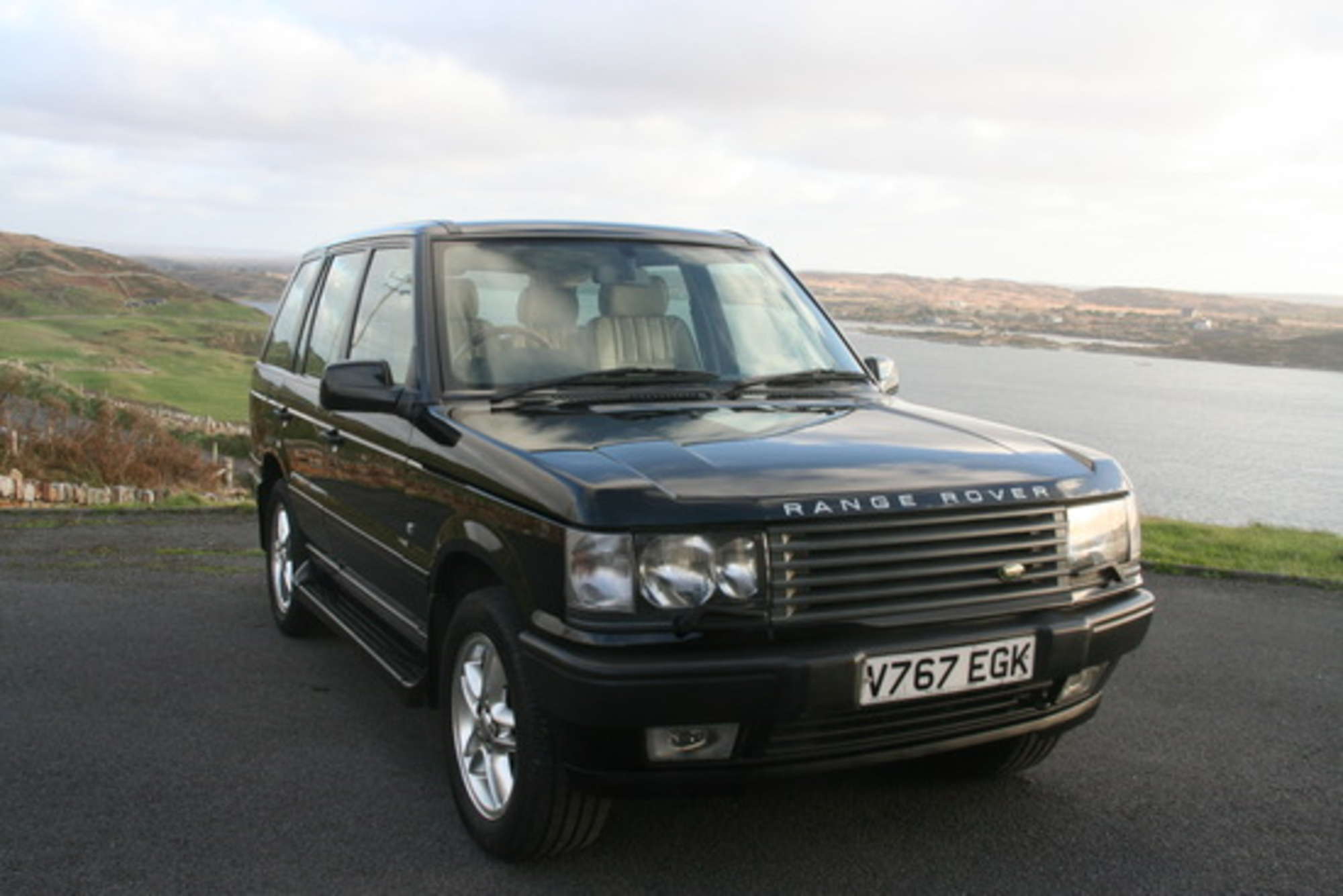 Iconic Auctioneers | 2000 Range Rover LP 4.6 Vogue -Sold