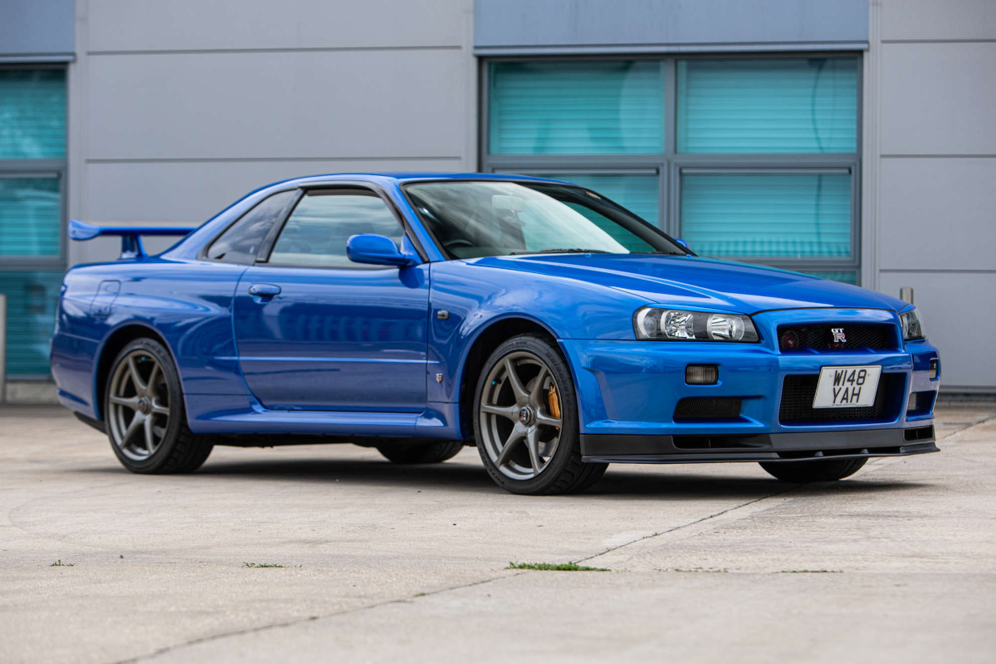 Iconic Auctioneers | 2000 Nissan Skyline GT-R V-Spec-Sold