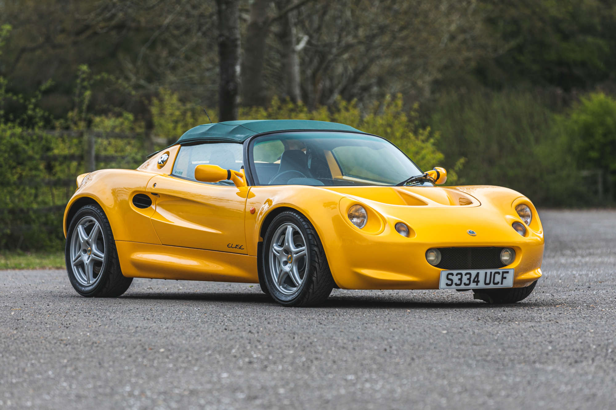 Iconic Auctioneers | 1999 Lotus Elise Series 1 -Sold