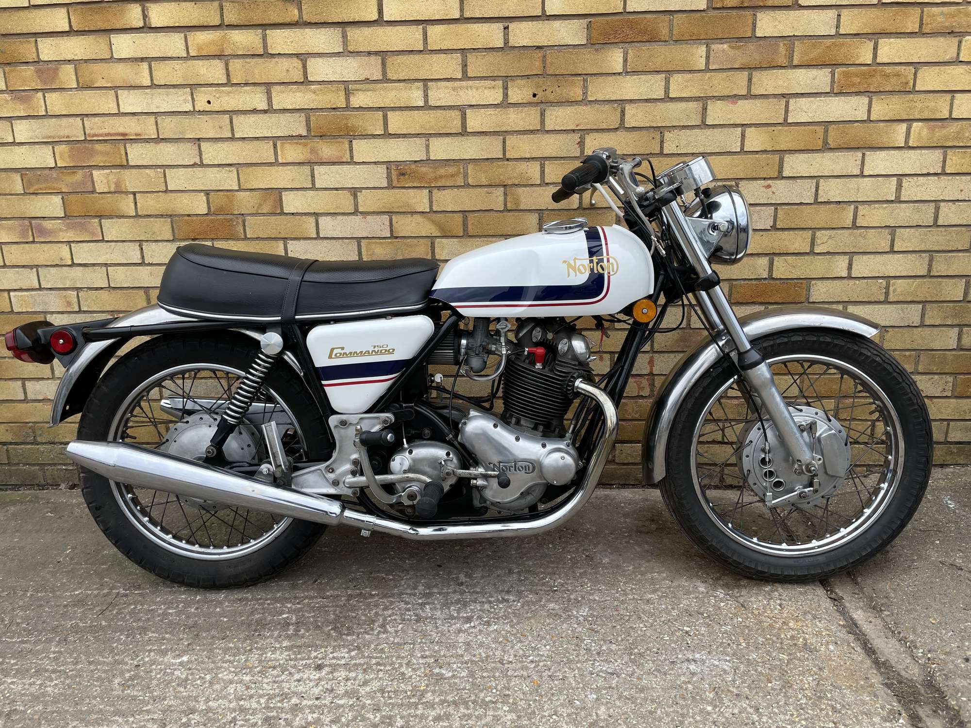 Iconic Auctioneers | 1971 Norton 750 Commando 750cc-Sold