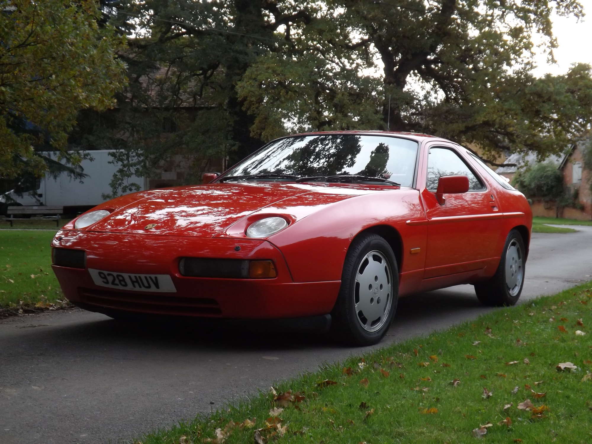 Iconic Auctioneers | 1989 Porsche 928 S4 (Auto)-Sold