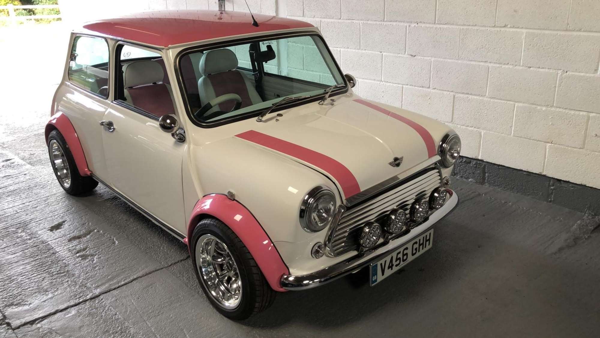 Iconic Auctioneers | 1999 Rover Mini Mk7 Custom-built-Sold