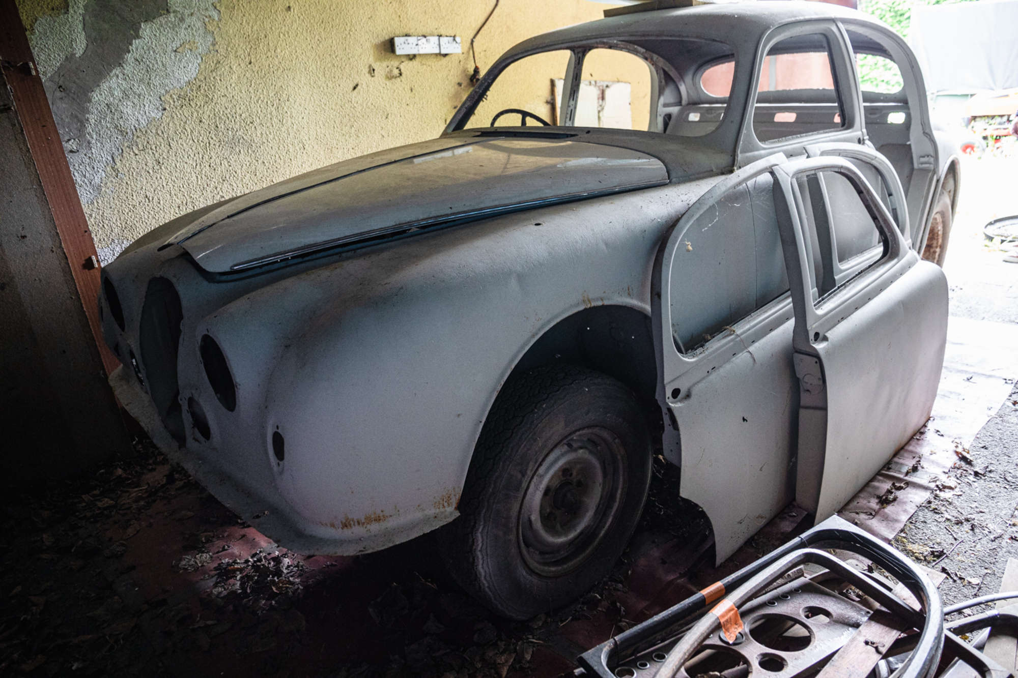 Iconic Auctioneers | Jaguar MKI Shell